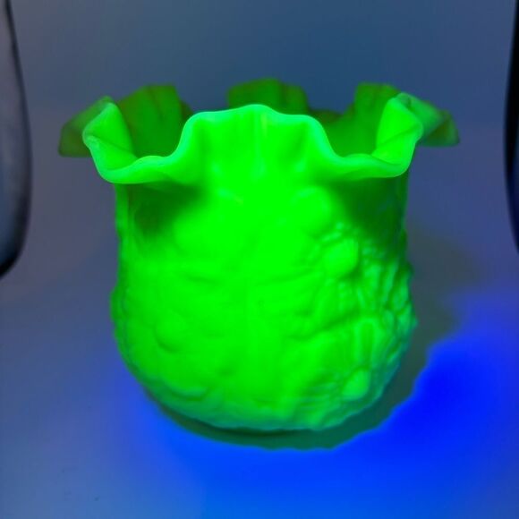 Fenton | Art | Fenton Uraniumlime Poppy Ruffled Custard Glass Bowl 6 ...